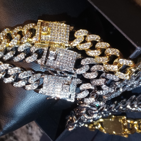 Shoes | Three 24 Chains 9 Day Warranty Highend Prototypes Wholesale ...